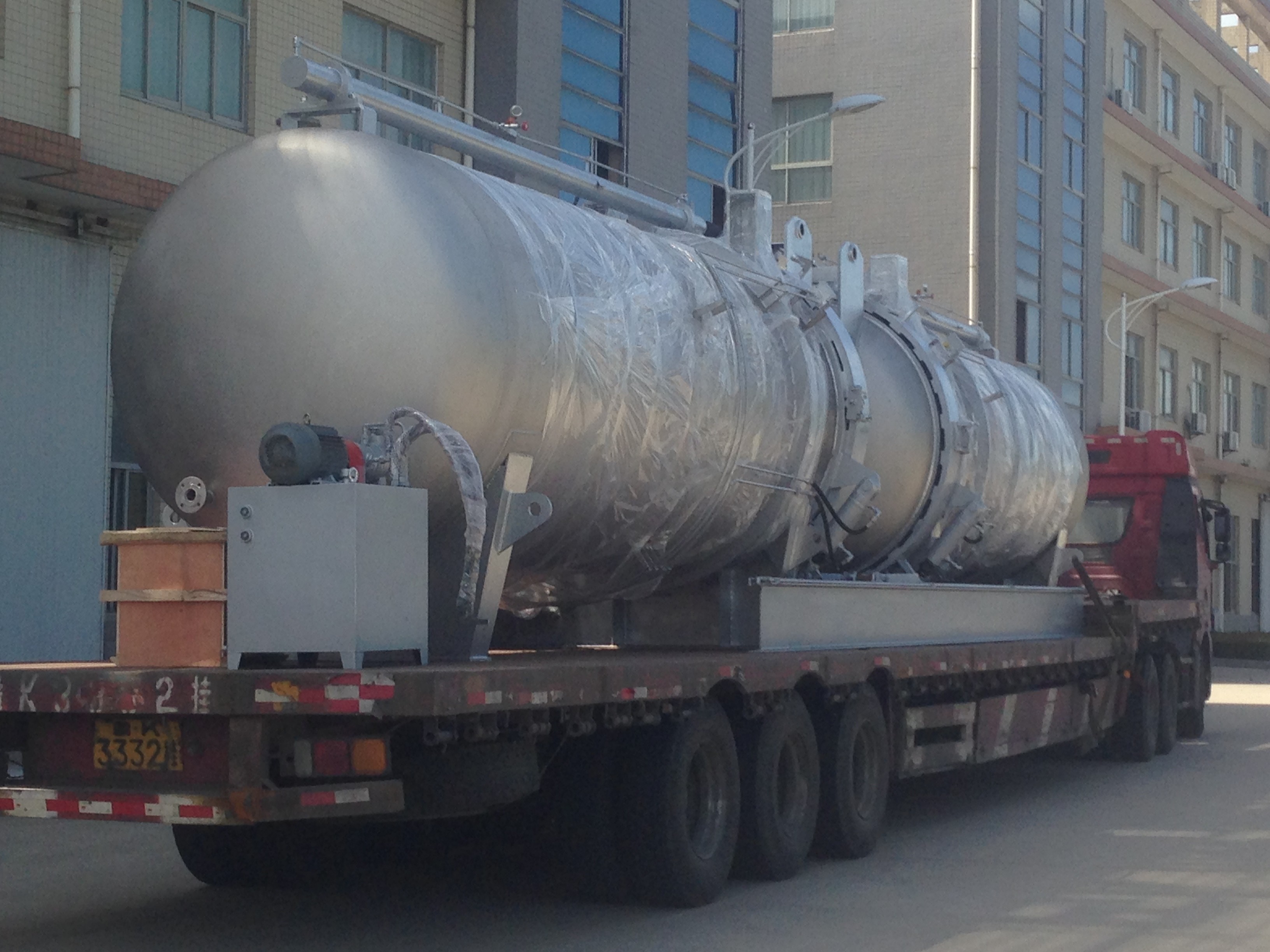 Horizontal pressure leaf plate type filter for copper sulfate solution